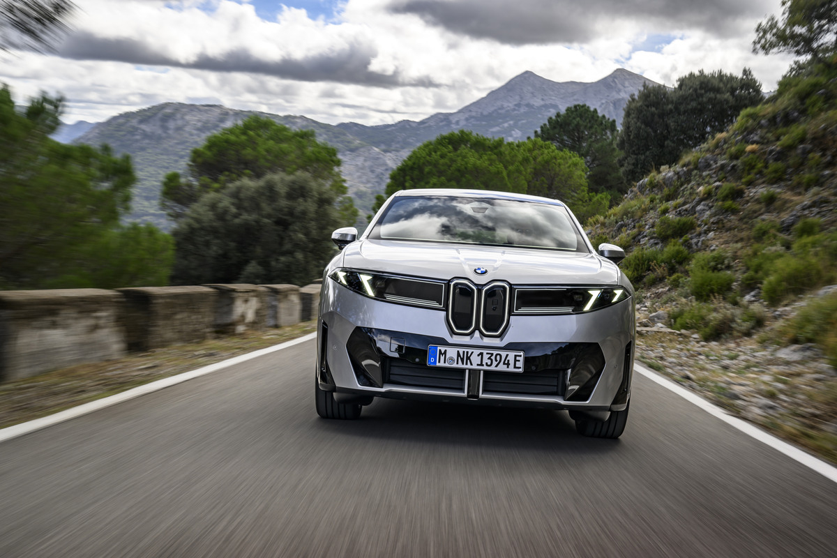 The BMW iX3 is coming: Production is underway at the new plant in ...